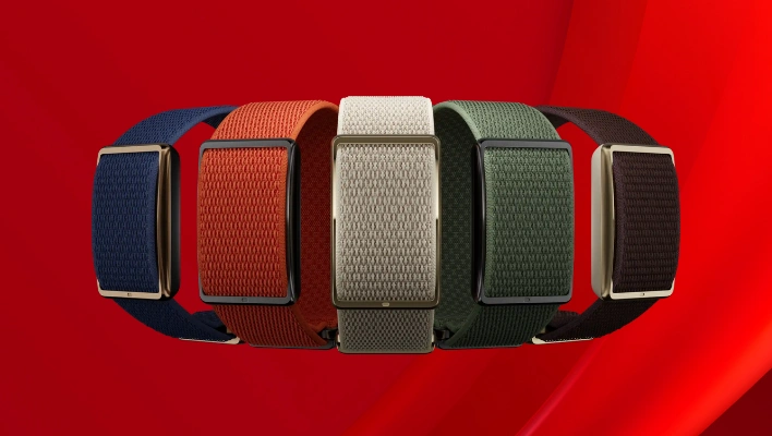 Polar Loop Launches: A Minimalist, Screen-Free Fitness Band That Takes Aim at Whoop